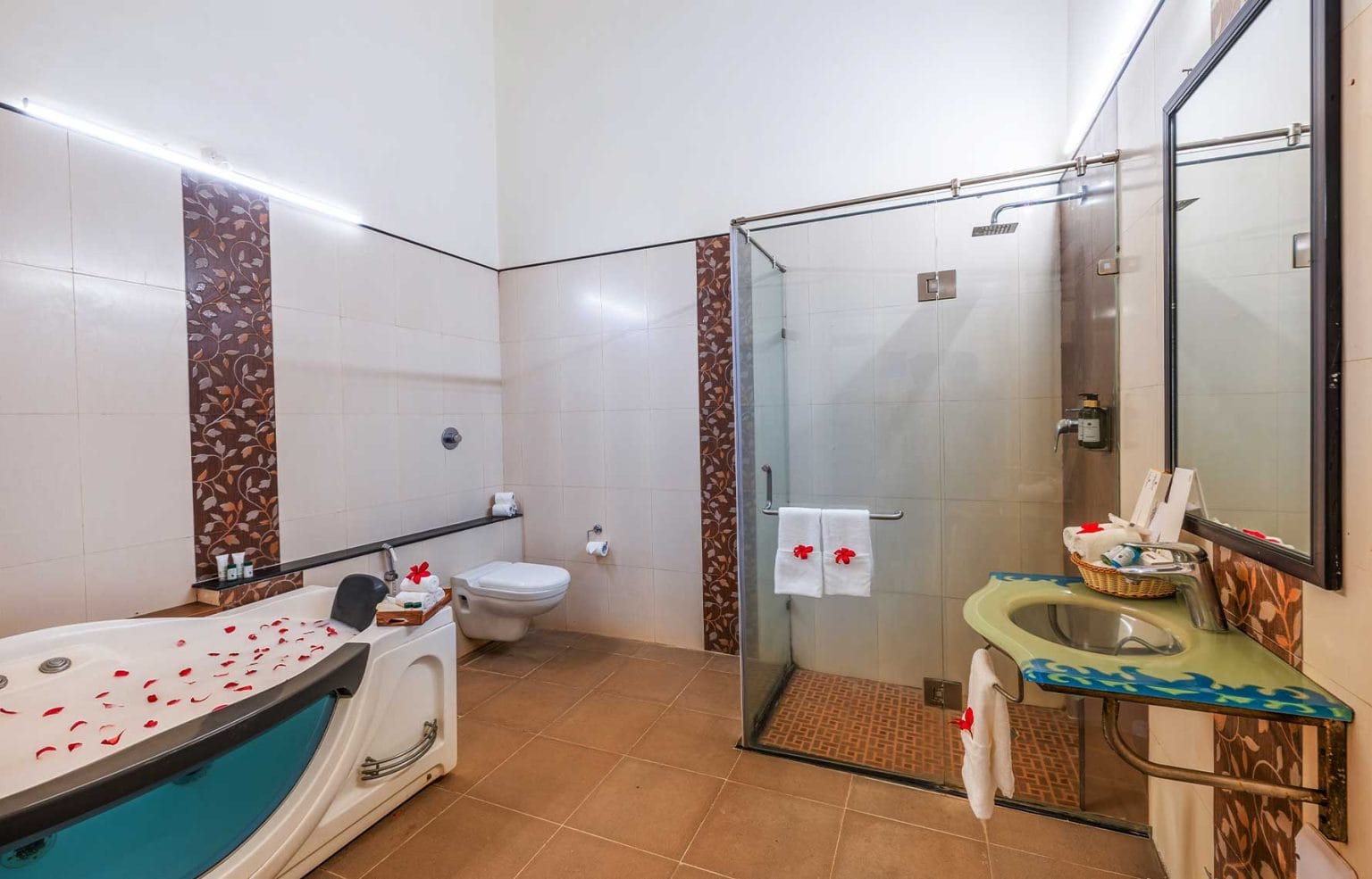 Royal Haveli in Hampi | Family Stay Vijayshree Resort